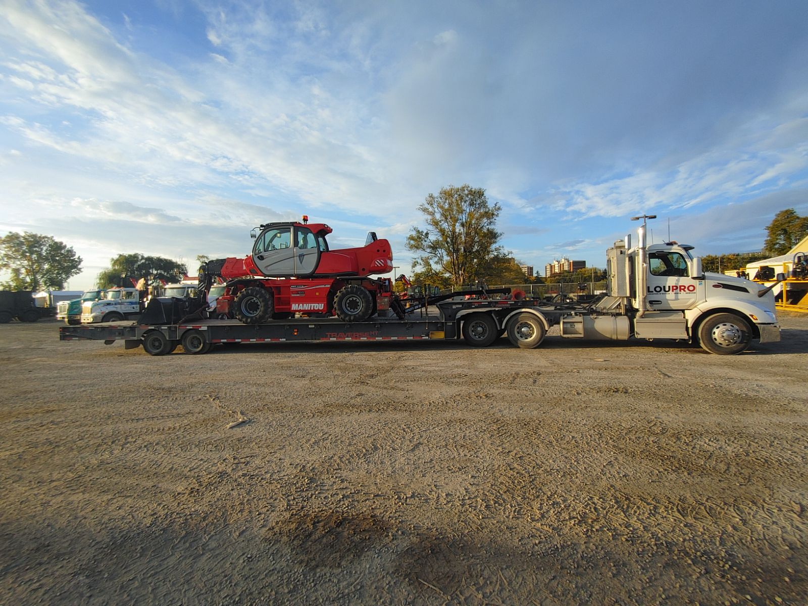 TRANSPORT D'ÉQUIPEMENTS LOURDS – Lou-Pro | Location d'outils